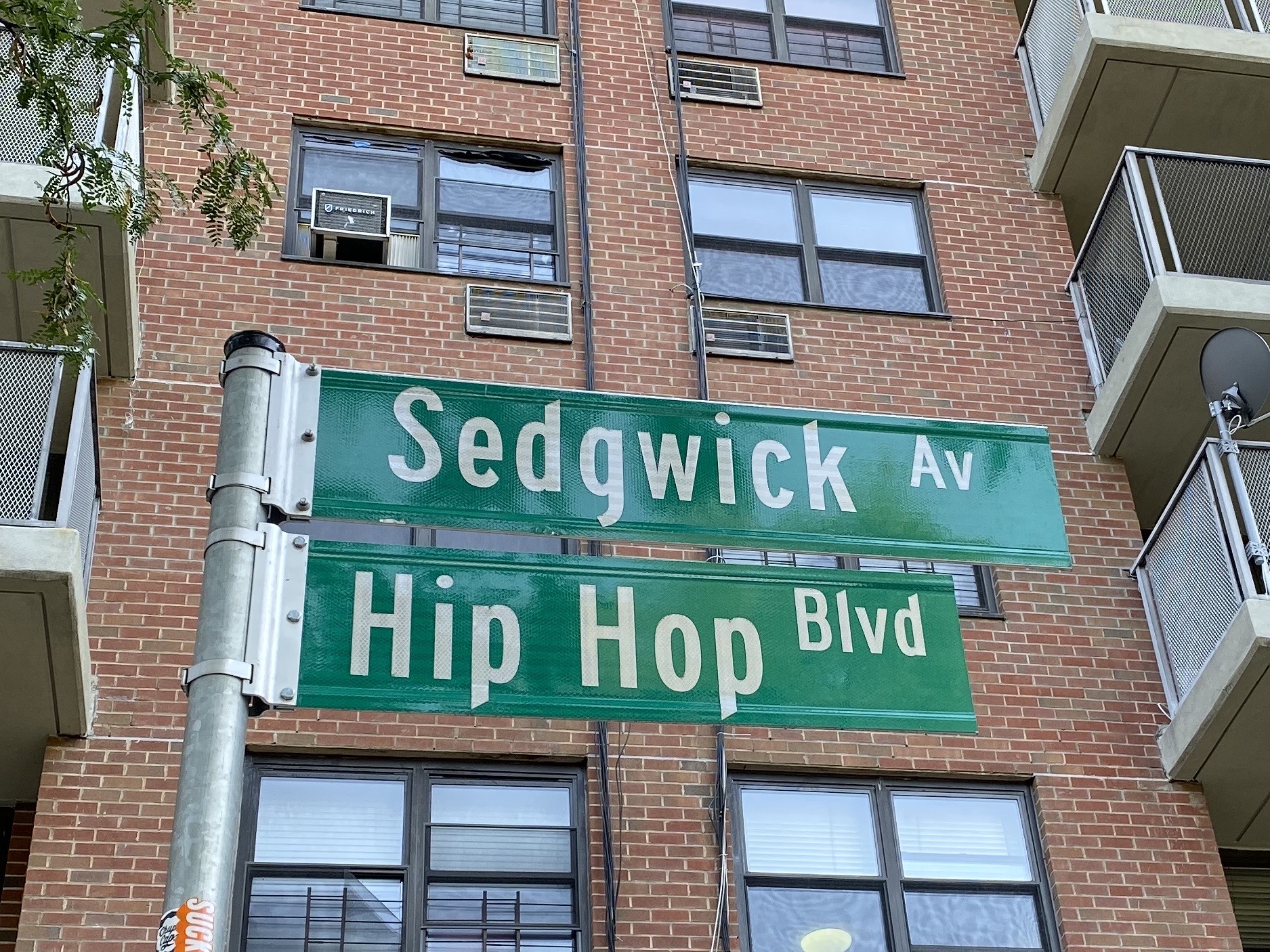 【NYヒップホップ観光】HIPHOPカルチャー誕生の地『1520 SEDGWICK AVE.』 – HEY!!!