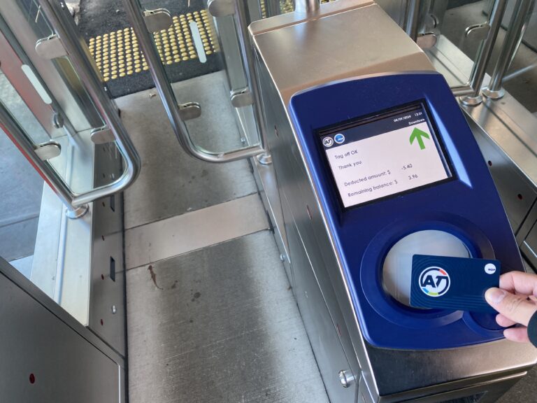 【NZ交通】オークランドの交通ICカード『AT HOPカード』の利用方法 – HEY!!!